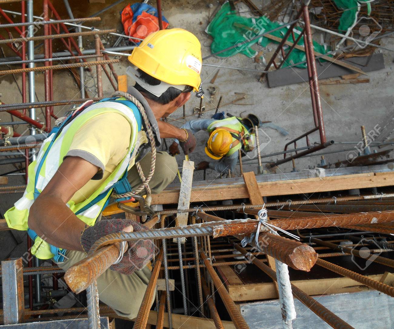 Construction Safety Equipment and Protocols: [OSHA Statistics and ...